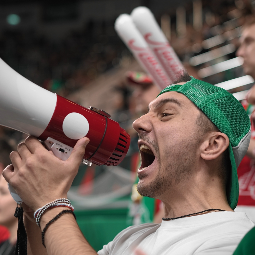 What Happens When Obnoxious Fan Gets Treated To Karma Will Make You ...